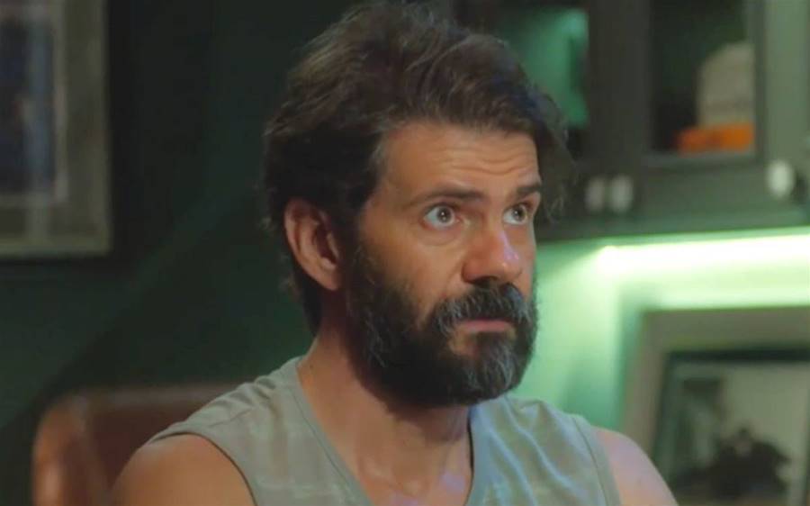 Agatha consegue sua vingança contra o chantagista em Terra e Paixão!