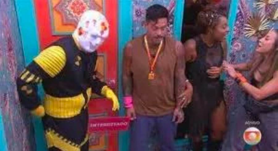 Confusão e gritaria: dummies entram na casa do BBB25 às pressas e ...